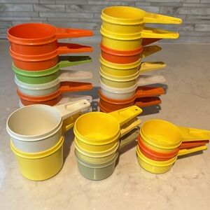Tupperware | Kitchen | Vintage Tupperware Measuring Cups Lot Of 23 ...